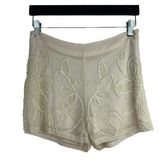 Gianni Bini | Shorts | Gianni Bini Size 2 Beige Floral Beaded Fully ...